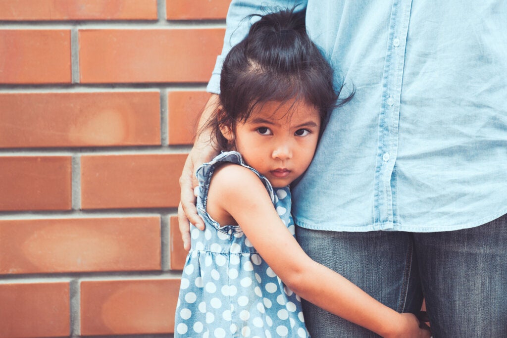 Mein Kind hat Angst vor anderen Kindern: Was tun? - Gedankenwelt